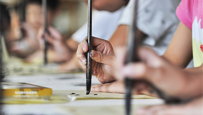 直通部委|校外培训机构不得以国学为名传授“三从四德” 2018年我国人均使用快递36件|界面新闻 · 中国