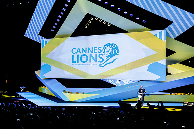 取消了颁奖和派对狂欢，今年的戛纳创意节要玩“直播”|界面新闻