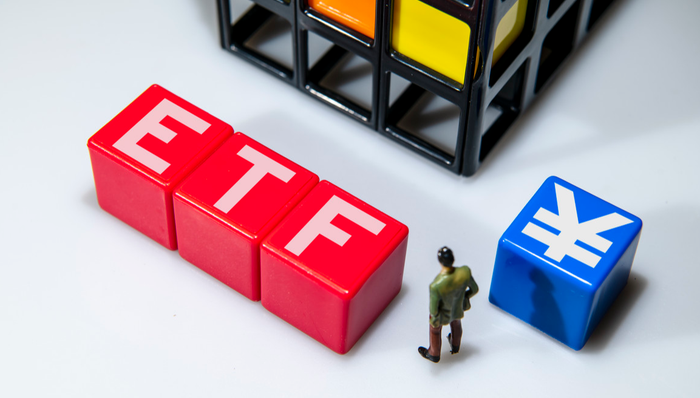 港股通消费ETF（513960）溢价显著，饮料个股涨幅靠前，中国旺旺涨超5%|界面新闻