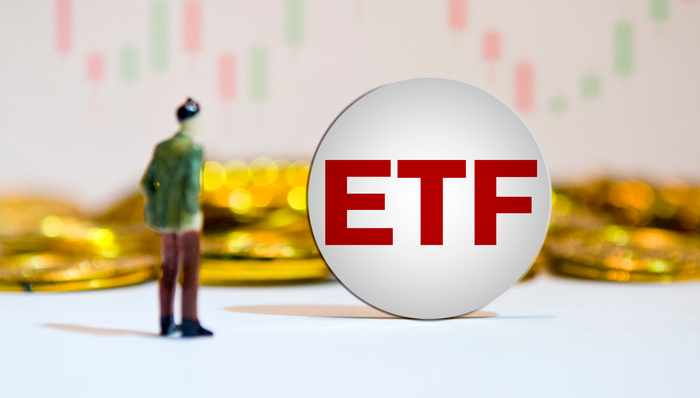 芯片板块异动拉升，芯片ETF（512760）涨超2%，过去5天净流入超6.7亿元，全志科技涨超6%|界面新闻