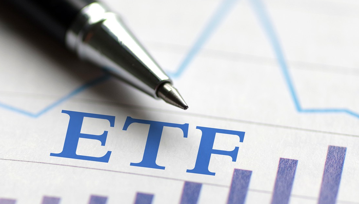 半导体ETF（512480）4月6日上涨4.51%，近1年基金规模增长88.1亿元|界面新闻