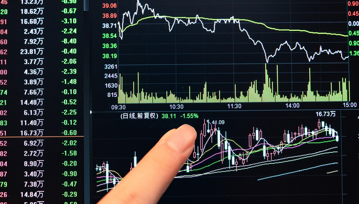 神州泰岳跌超5%！游戏板块全线下挫！游戏ETF(159869)深度回调跌近3%|界面新闻