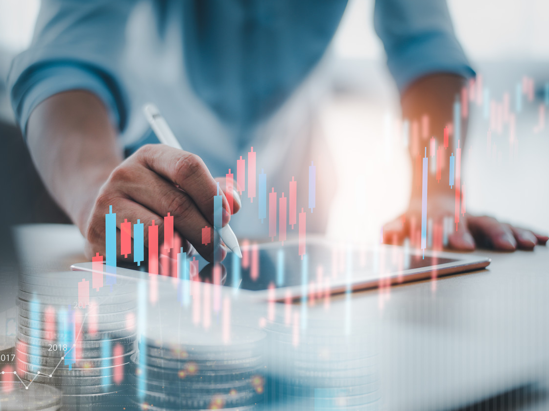 高股息受追捧，银行ETF(512800)韧性凸显，科技板块连跌5日，当前配置价值如何？|界面新闻