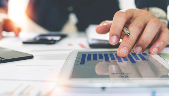 相较于联储降息，国内基本面或是A股走向关键，创业板ETF博时(159908)横盘，成交额破1100万|界面新闻