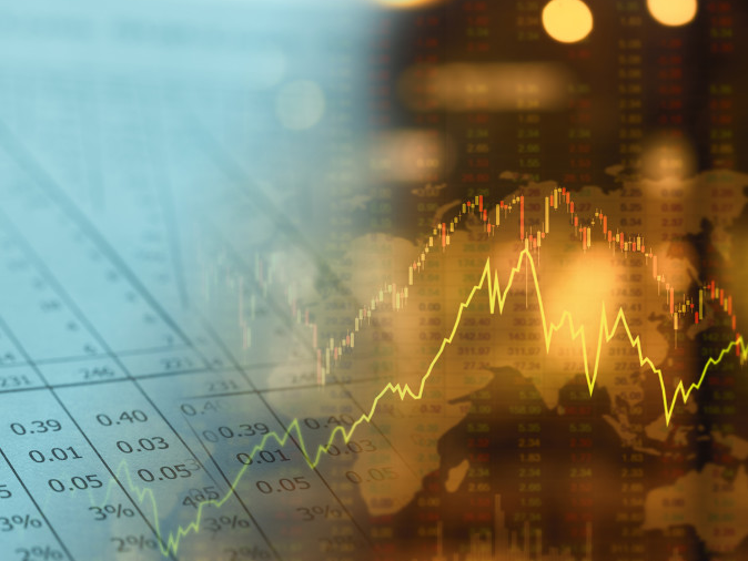 金价再创记录，行业最大黄金股ETF(517520)盘中大幅走强，领涨市场！机构：相对黄金明显超跌，关注黄金股估值修复机会！|界面新闻