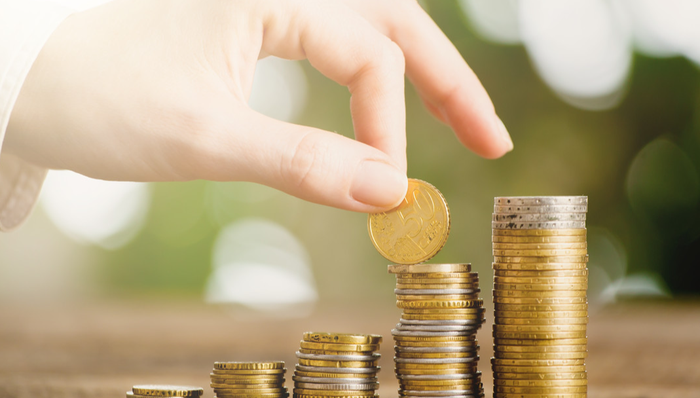 看好AI应用方向，泡泡玛特业绩超预期，港股互联网ETF(159568)涨近1%|界面新闻