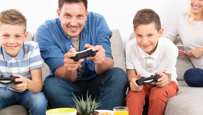 传媒ETF(159805)涨近1%，昆仑万维天工超级智能体火爆触及20cm涨停，5月共144款游戏获批再创新高|界面新闻